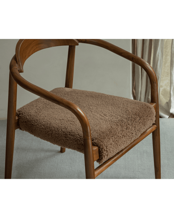 Crescent Shearling Dining Chair – Elegant Comfort | ZM Home