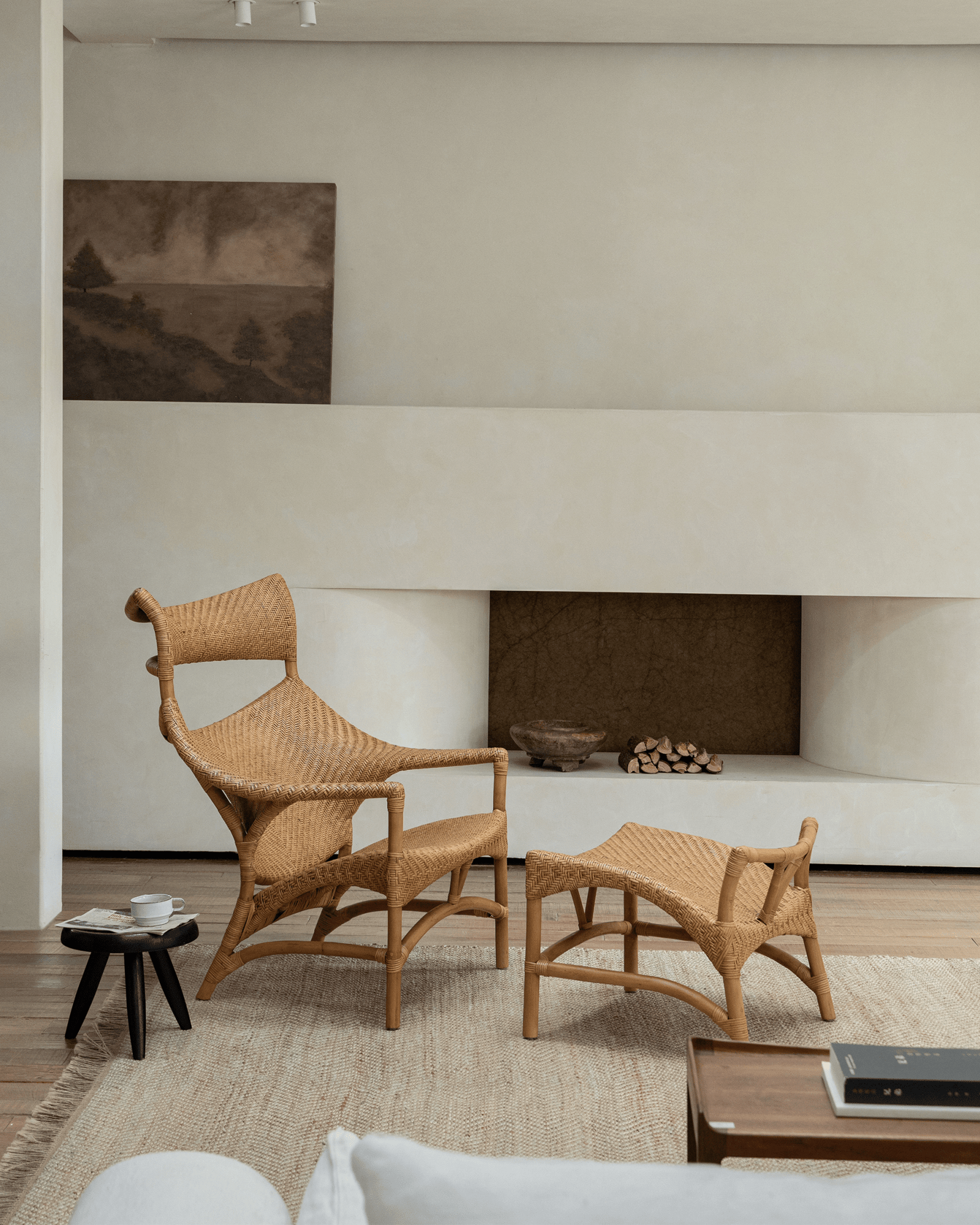 Batman Rattan Lounge Chair | Cape-Inspired Ergonomic - ZM Home